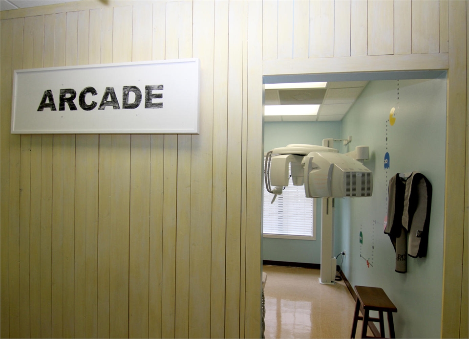 Digital X-ray room at Smiles of Austin | Dentagama